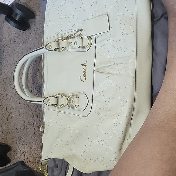 Coach | Bags | Cream Color Nice Coach Bag 2 Sizes For Straps Very Good ...